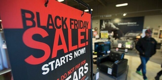 10 Facts About the Madness of Black Friday - The Fact Site