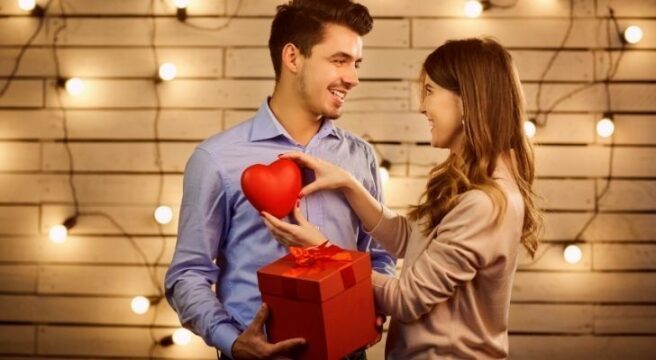 A Brief History of Valentine's Day - The Fact Site