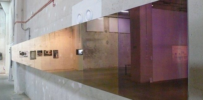 What Color Is A Mirror? - The Fact Site