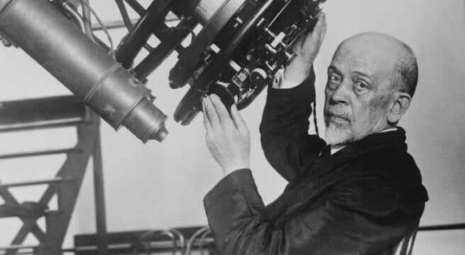 8 Interesting Facts About Phobos - The Fact Site