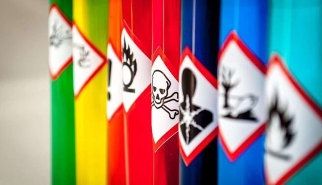 What’s The Difference Between Venom, Poison & Toxins? - The Fact Site