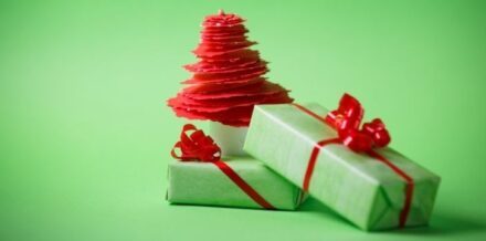 Why Are Red And Green The Colors Of Christmas? - The Fact Site