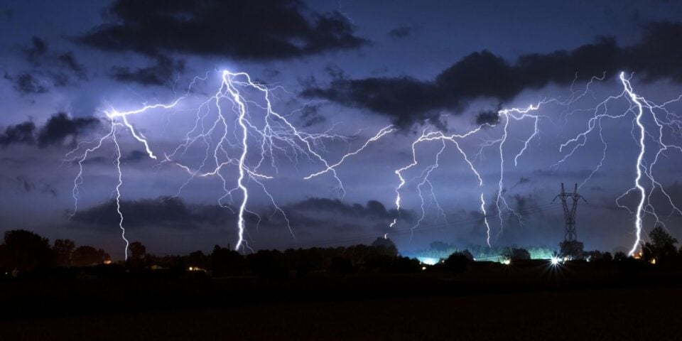 What Causes Thunder And Lightning? - The Fact Site
