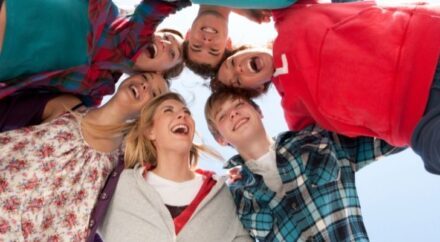 10 Health Benefits of Laughing - The Fact Site