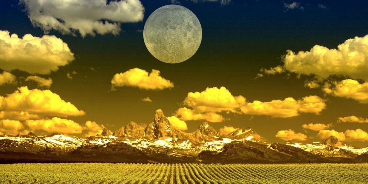 What Is A Harvest Moon? - The Fact Site