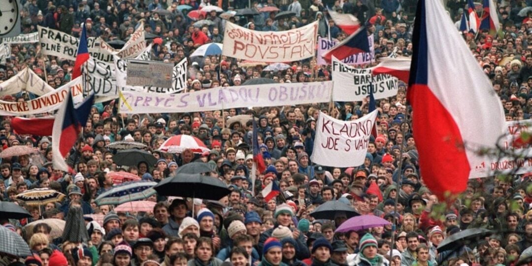 November 17: Facts & Historical Events On This Day - The Fact Site