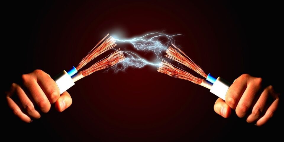 35 Fun Facts About Mobile Phones Infographic - The Fact Site