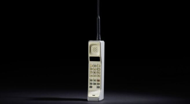 The Life and Death of Motorola - The Fact Site