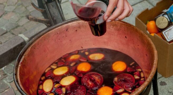 10 Mulled Wine Facts Worth Mulling Over - The Fact Site
