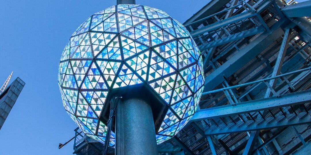 A Brief History of New York's New Year's Eve Ball Drop - The Fact Site