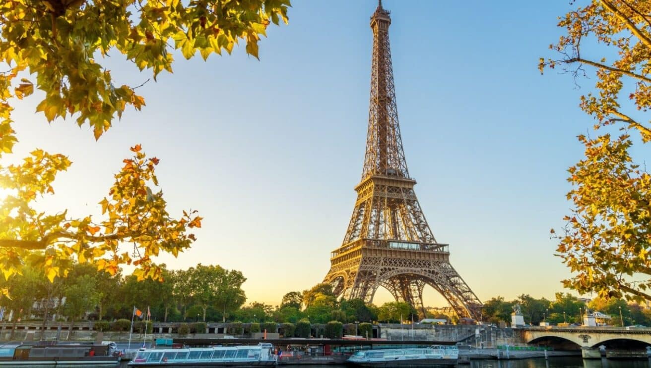10 Fascinating Facts About the World’s Most Iconic Buildings - The Fact ...