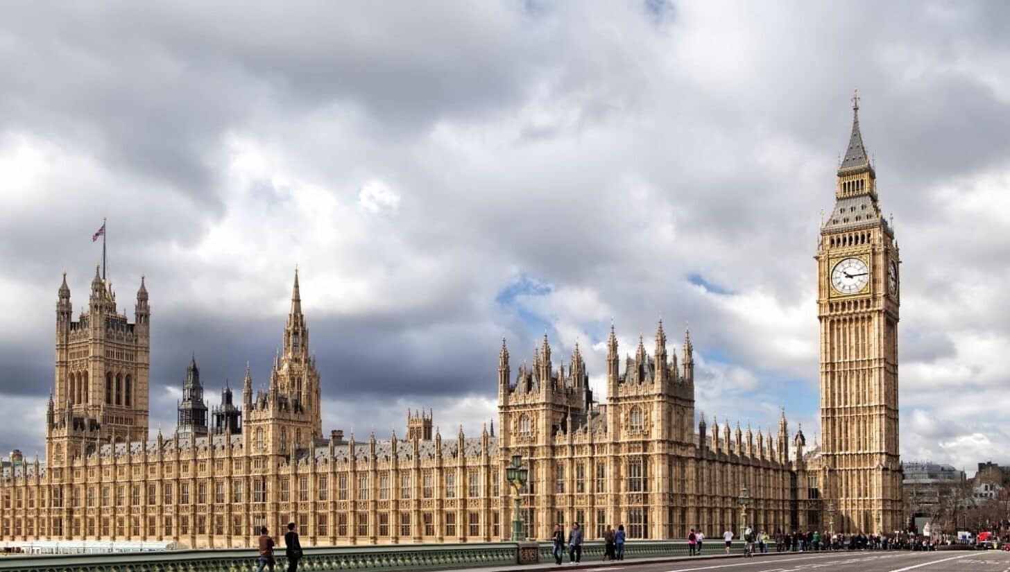 10 Fascinating Facts About the World’s Most Iconic Buildings - The Fact ...