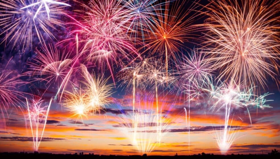 How Do Fireworks Get Their Colors? - The Fact Site