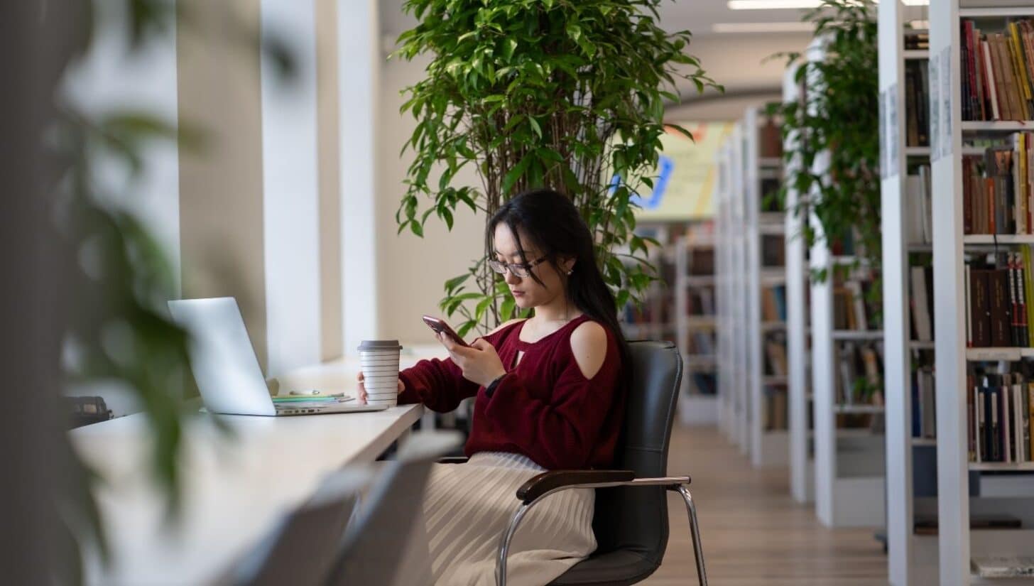 15 Paralyzing Facts About Procrastination - The Fact Site